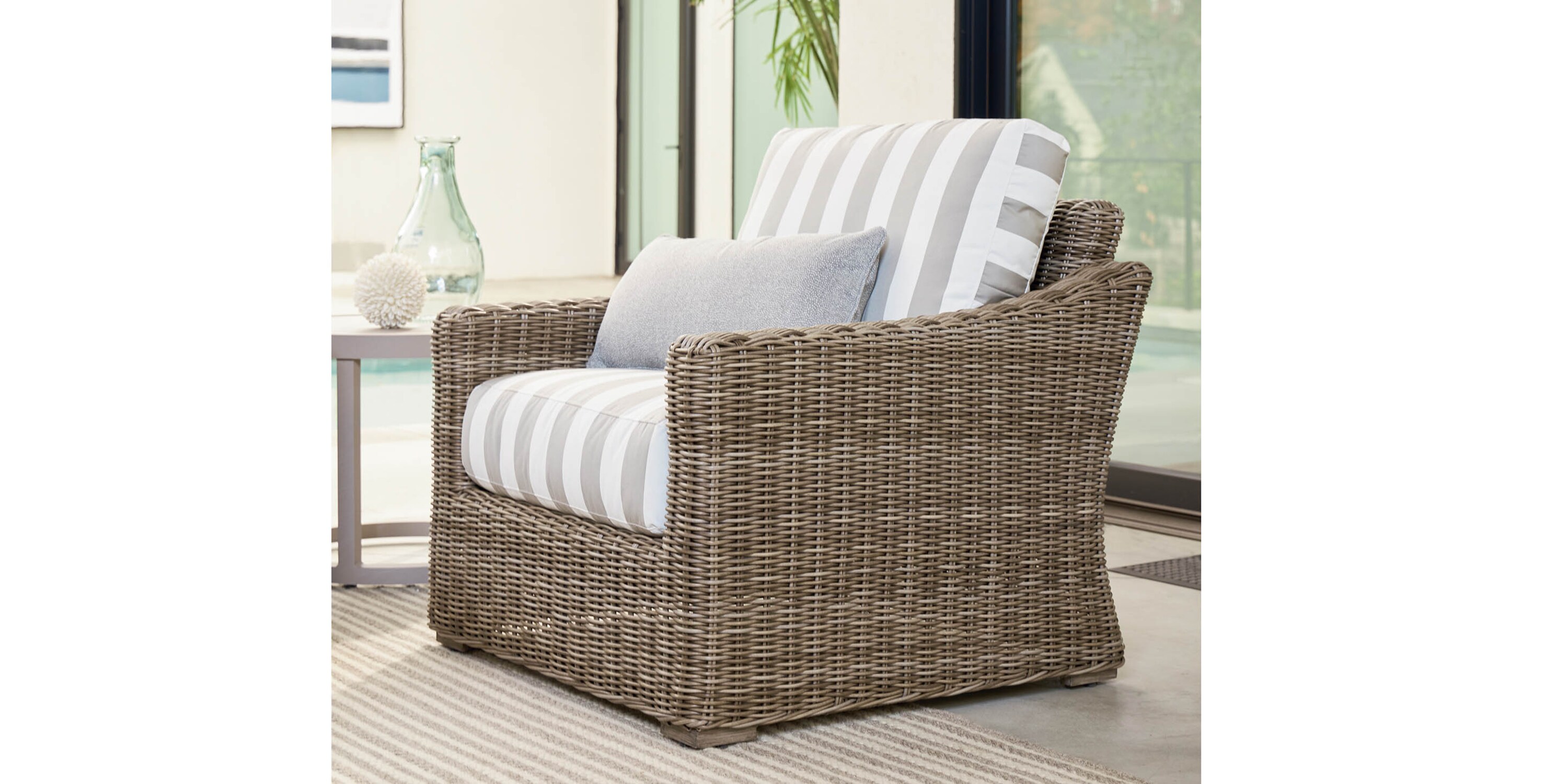 Huntington Outdoor Lounge Chair | Bassett Furniture