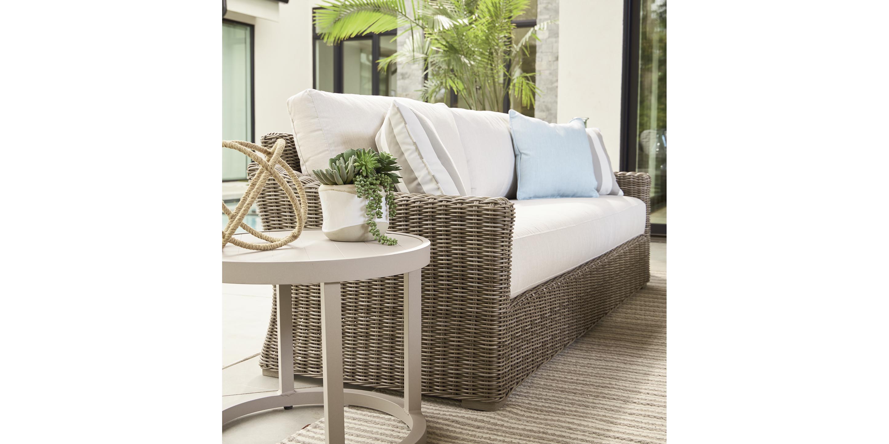 Outdoor settee bench store
