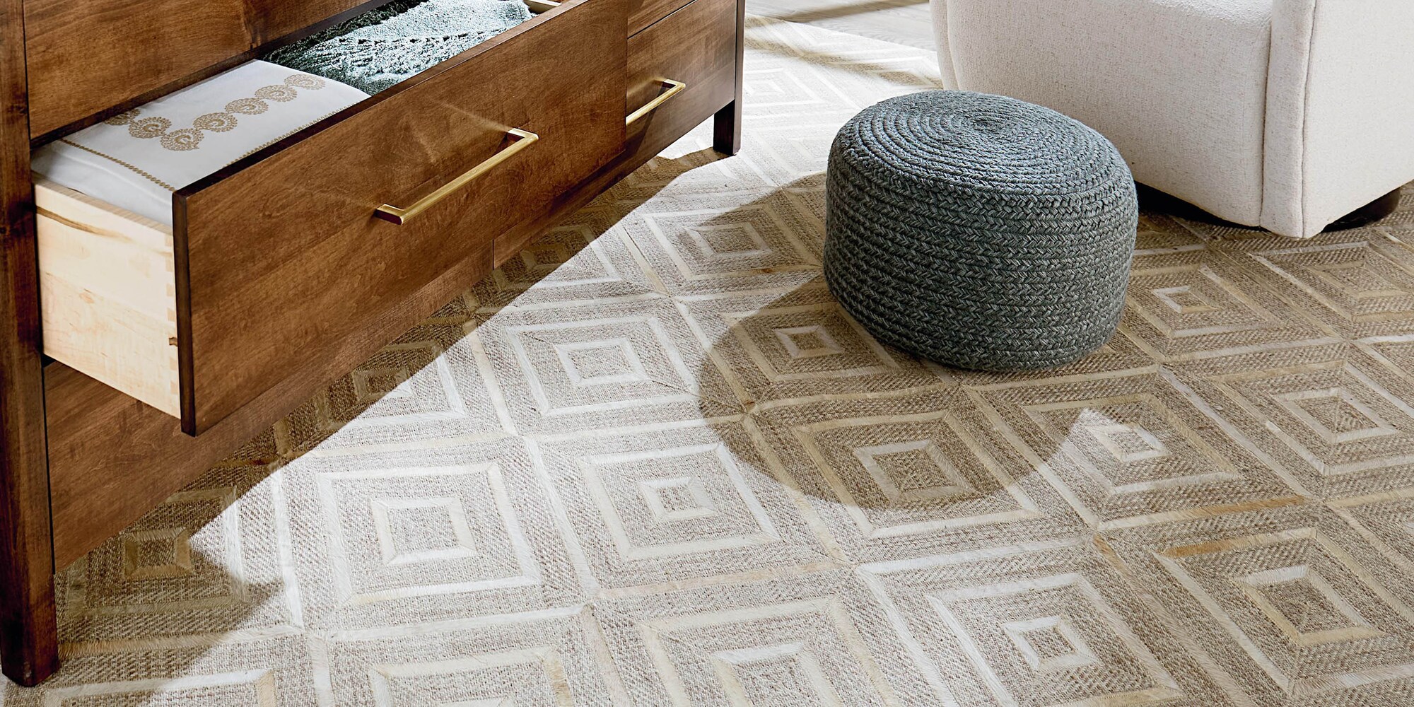 Jaeger B2300 Rug | Bassett Furniture