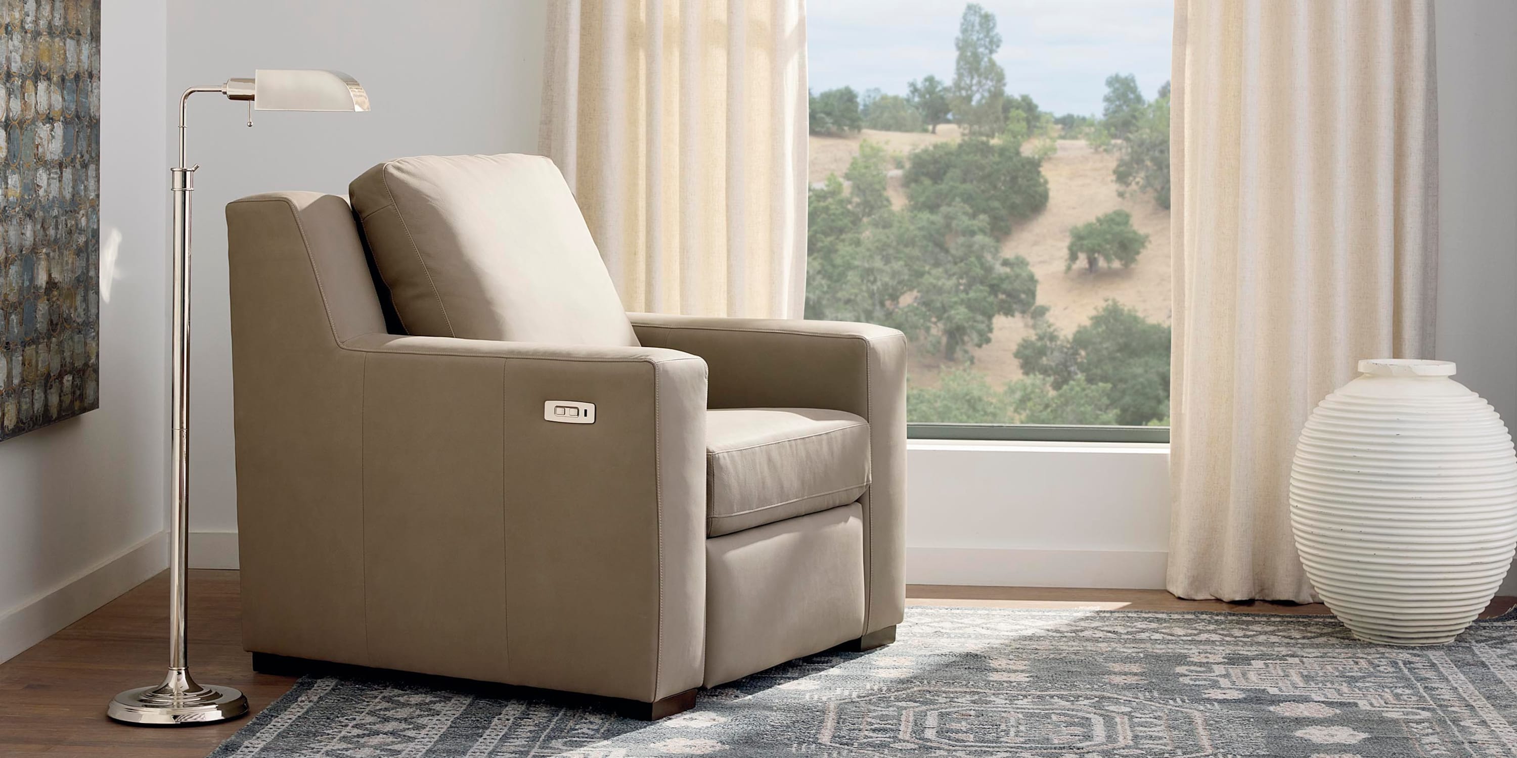 Wall Hugger Recliners | Bassett Furniture