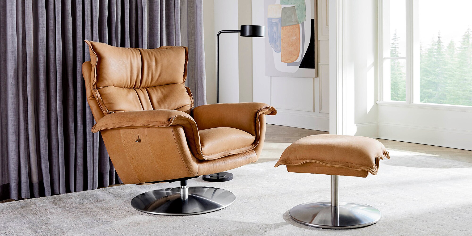 Dunn Leather Swivel Arm Chair | Bassett Furniture
