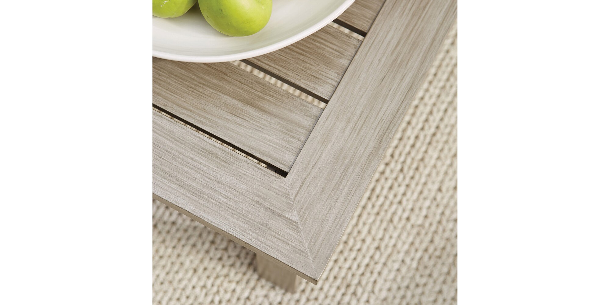 Aluminum Farm Outdoor Cocktail Table | Bassett Furniture