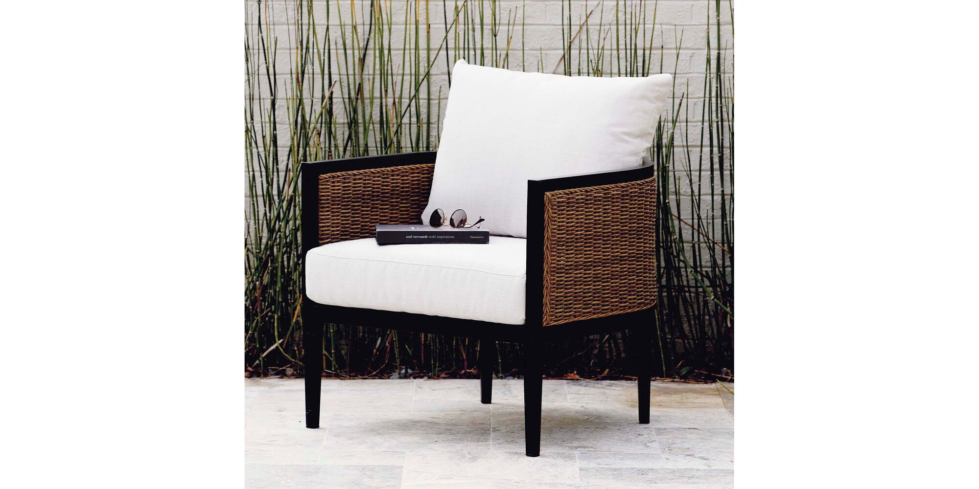 Leighton Outdoor Accent Chair | Bassett Furniture